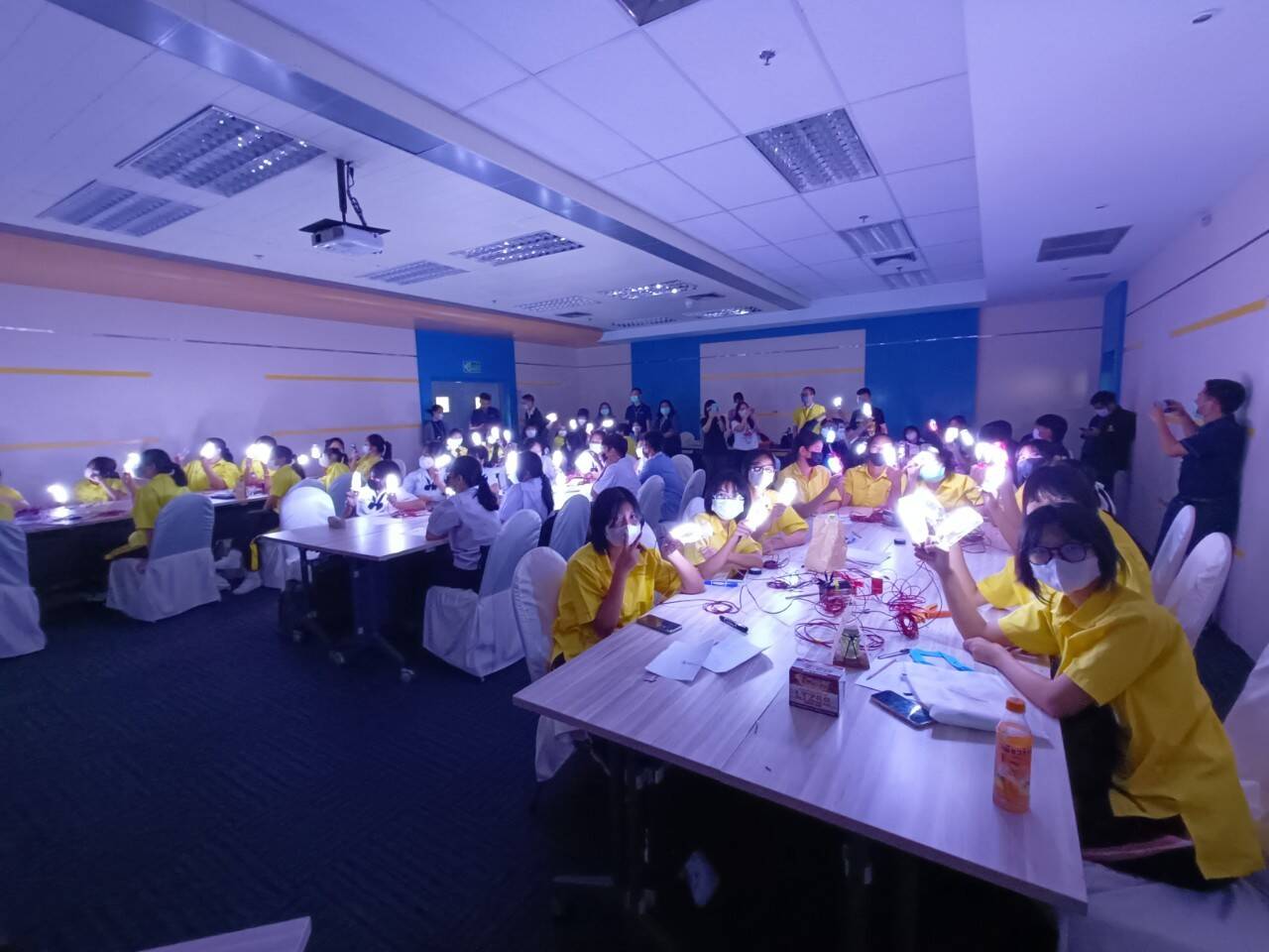 NAC2003 จัดกิจกรรมเยาวชน“การประดิษฐ์ชุดหลอดไฟส่องสว่าง-led-แบบพึ่งพาตนเอง” - MTEC